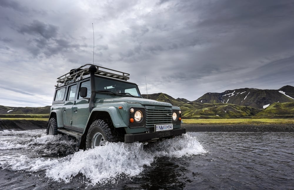 Our top tips for driving off-road in your Defender